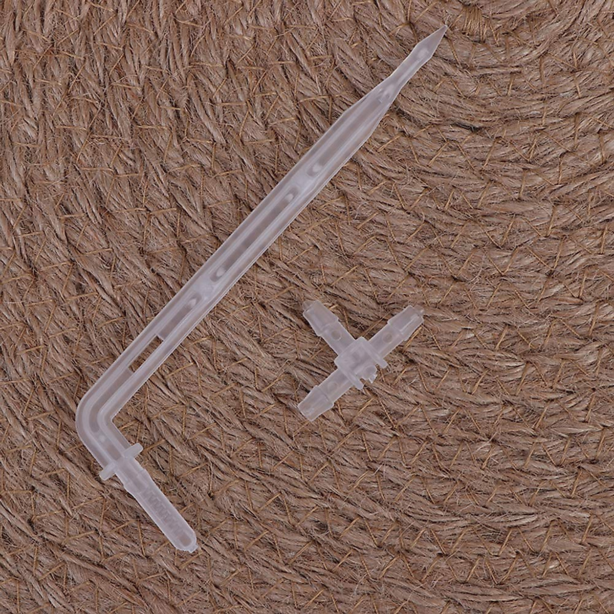 CoscosX 10 Sets White Drip Emitters with 3-Way Connector Curved Arrow Dripper Potted Plants Bend Sprinklers Garden Automatic Irrigation System for 4/7mm Hose Patio Watering Cooling Irrigation Kit