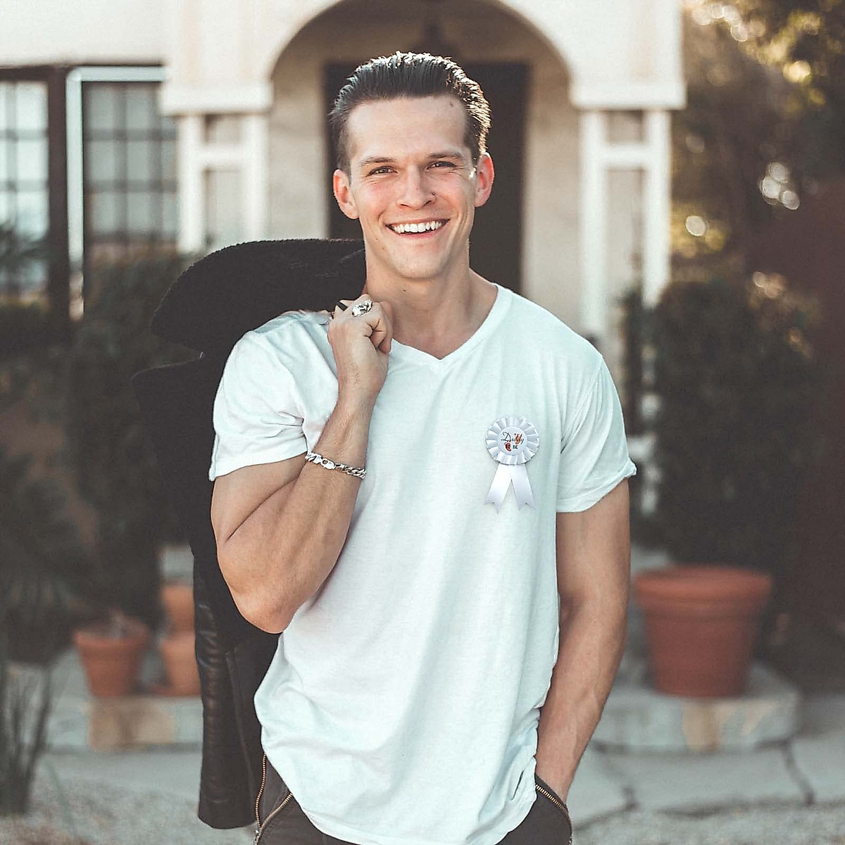 Baby Shower Maternity Sash Belly Belt, Mom to Be & Dad to Be Button Pin, Pregnancy Maternity Flower Sash Belt for Gender Reveal (Khaki)