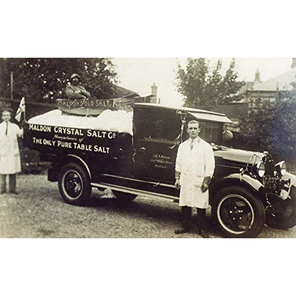 Maldon Salt, Sea Salt Flakes, 20 oz (570 g), Resealable Tub, Kosher, Natural, Handcrafted, Gourmet, Pyramid Crystals