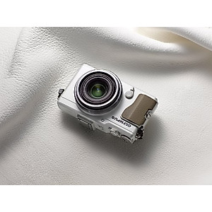 Olympus XZ-2 Digital Camera (White) - International Version (No Warranty)