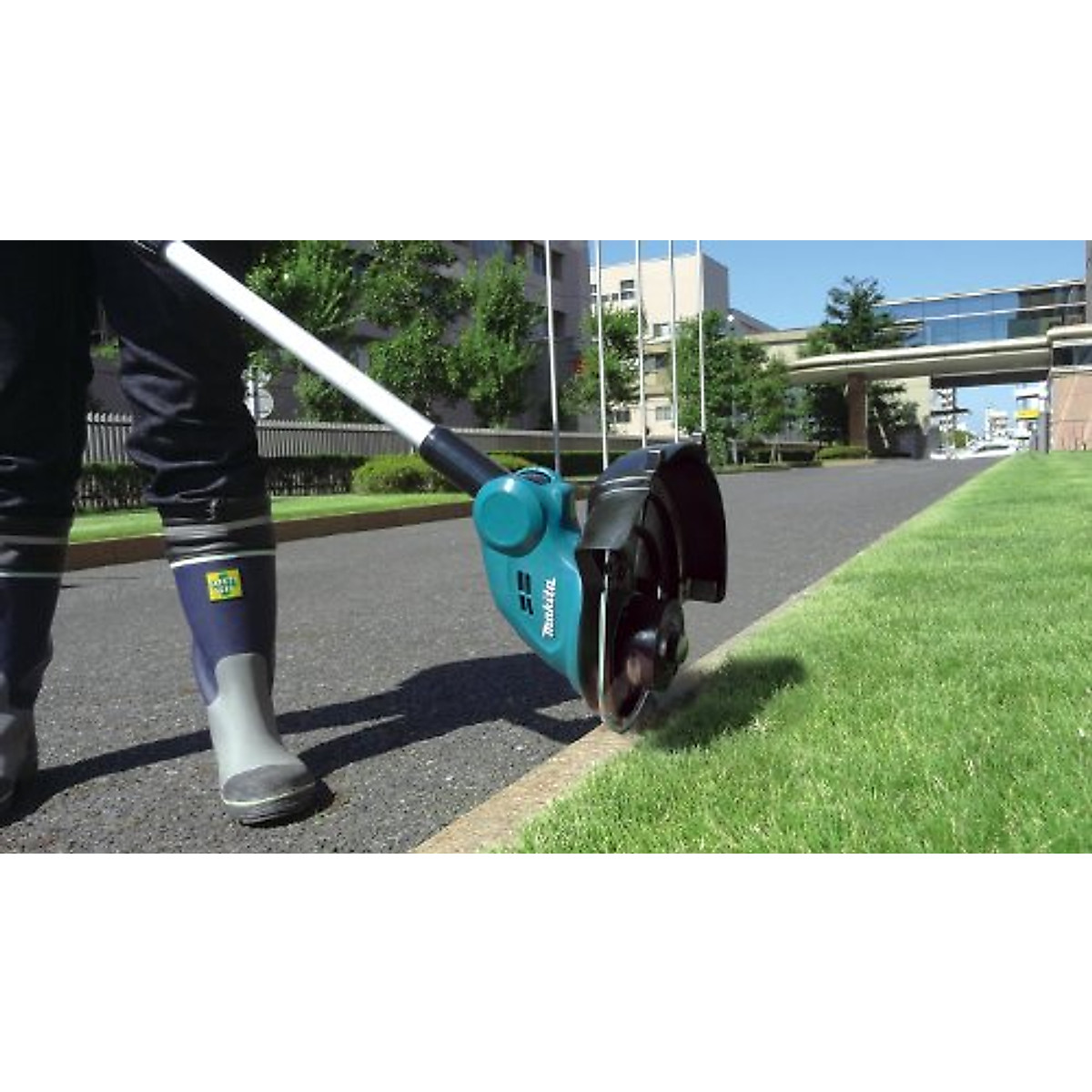 Makita XRU02Z 18V LXT Lithium-Ion Cordless String Trimmer, Tool Only, (Battery Not Included)