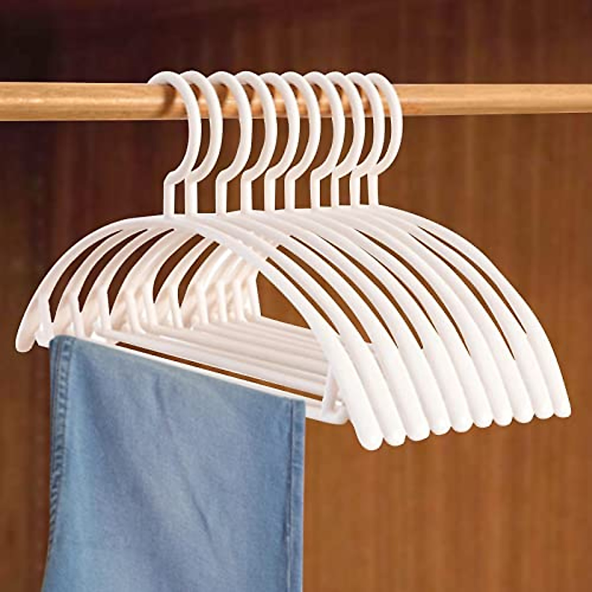 xiaoguozi Clothes Hanger,Hangers Space Saving Lightweight & Non Slip No Shoulder Bump Suit Hangers for Coat, Sweater, Jackets, Shirts, White