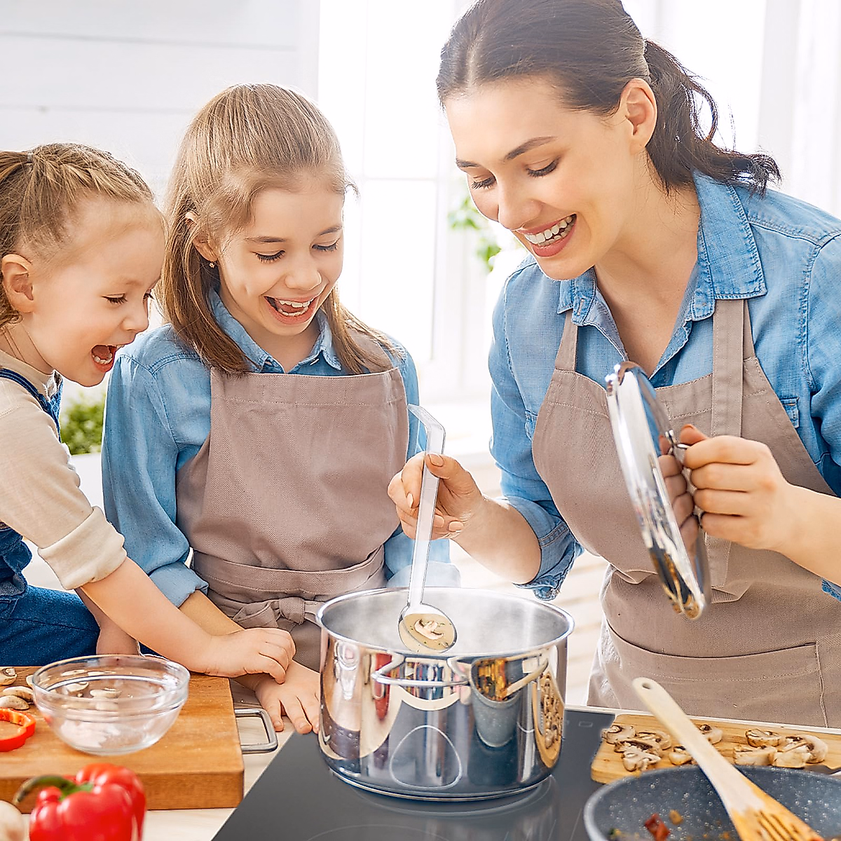 Aemygo 15 Pcs Clear Small Ladle 1 oz Gravy Ladle with Long Handle 7.9 Inch Acrylic Plastic Dressing Ladles for Serving Punch Bowl, Fruit Juices, Sauces and Toppings