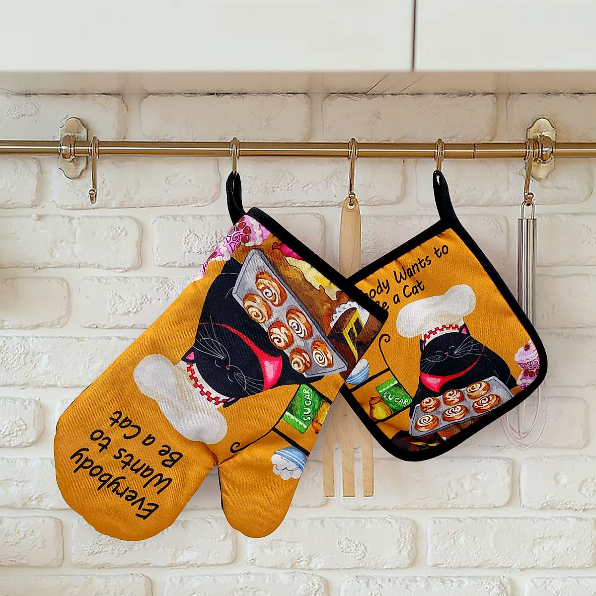Everybody Wants to be a Cat,Oven Mitts and Pot Holders Sets of 2，Funny Oven Mitt，Silicone Non-Slip Oven Mitts,Cat Oven Mitts,Cat Lover Gift,Birthday Gift for Cat Owner,Cat Lover,Cat Mom