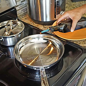 WAFJAMF 2 Pcs Liquor Pour Spouts, Stainless Steel Liquor Bottle Pourers with Rubber Dust Caps & Cleaning Brush,for Pours Liquid, Olive Oil, Wine (Rainbow)