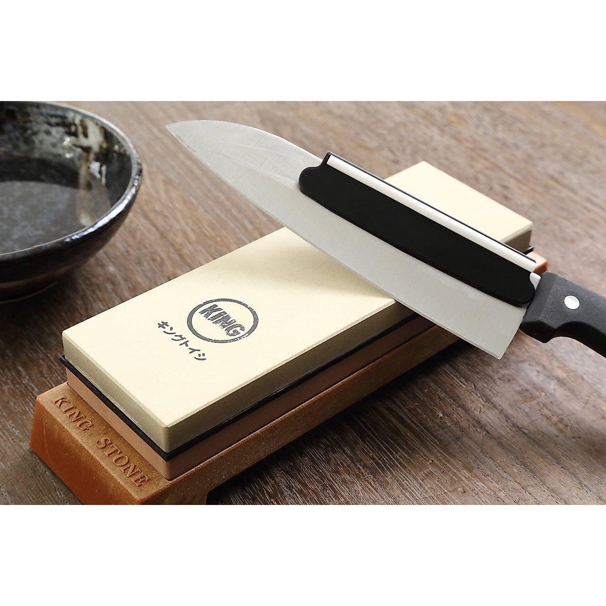KING Whetstone Starter Set Include 1000/6000 Grit Combination Whetstone made in Japan, Knife Angle Holder, B&B Japan Original Wiping Cloth and Stable Plastic Base