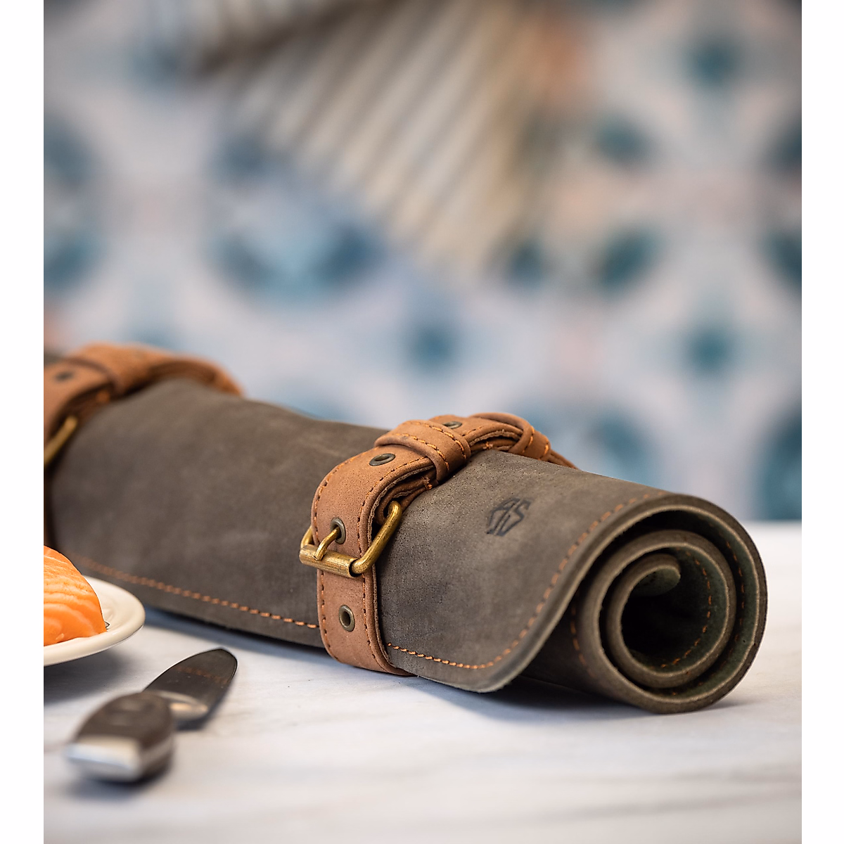 Angus Stoke Knife Roll Bag of genuine buffalo Leather – Handcrafted Chef`s Knife Roll Storage Bag/Case 7 slots – Sean (Olive-Green/Brown)