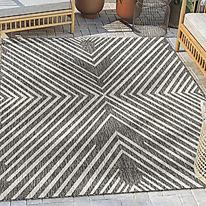 Well Woven Kesia Black Indoor/Outdoor Flat Weave Pile Chevron Stripes Geometric Pattern Area Rug 8x10 (7'10" x 9'10")