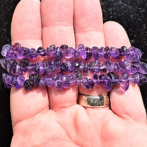 Zenergy Gems CHARGED Premium 7" Natural Dark Amethyst Crystal Chip Bracelet Stretchy + Selenite Heart Charging Crystal (GAIN CREATIVITY, COURAGE, INDEPENDENCE, & PROSPERITY - BALANCES EMOTIONS)