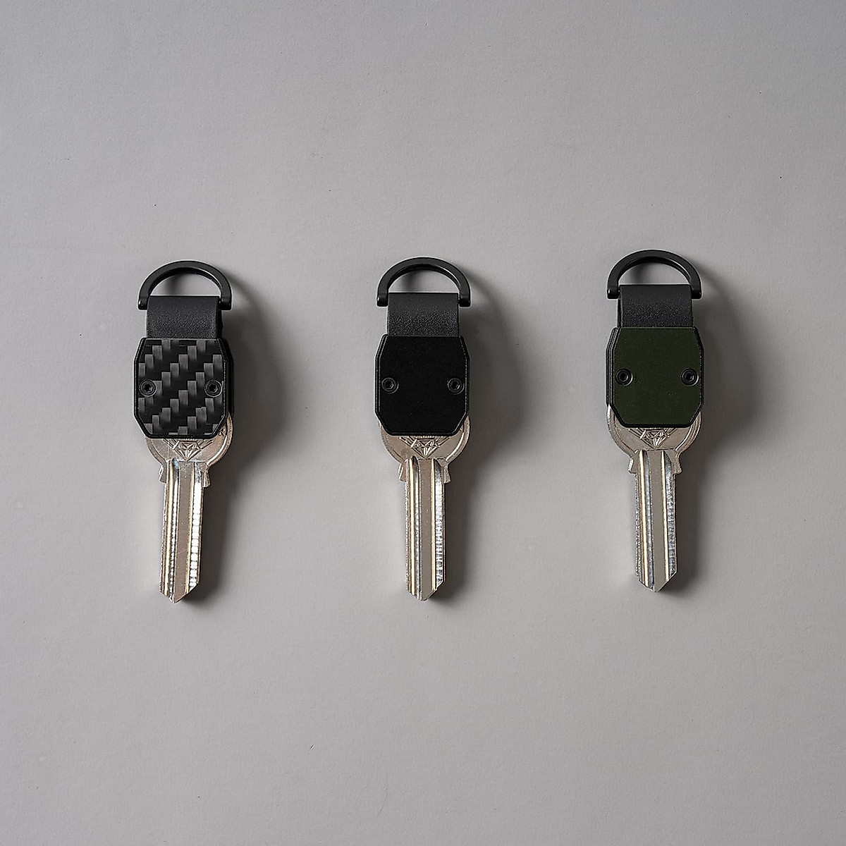 Compact Metallic Mini Key Organizer Keychain - Aluminum Key Holder, Key Case, Green.
