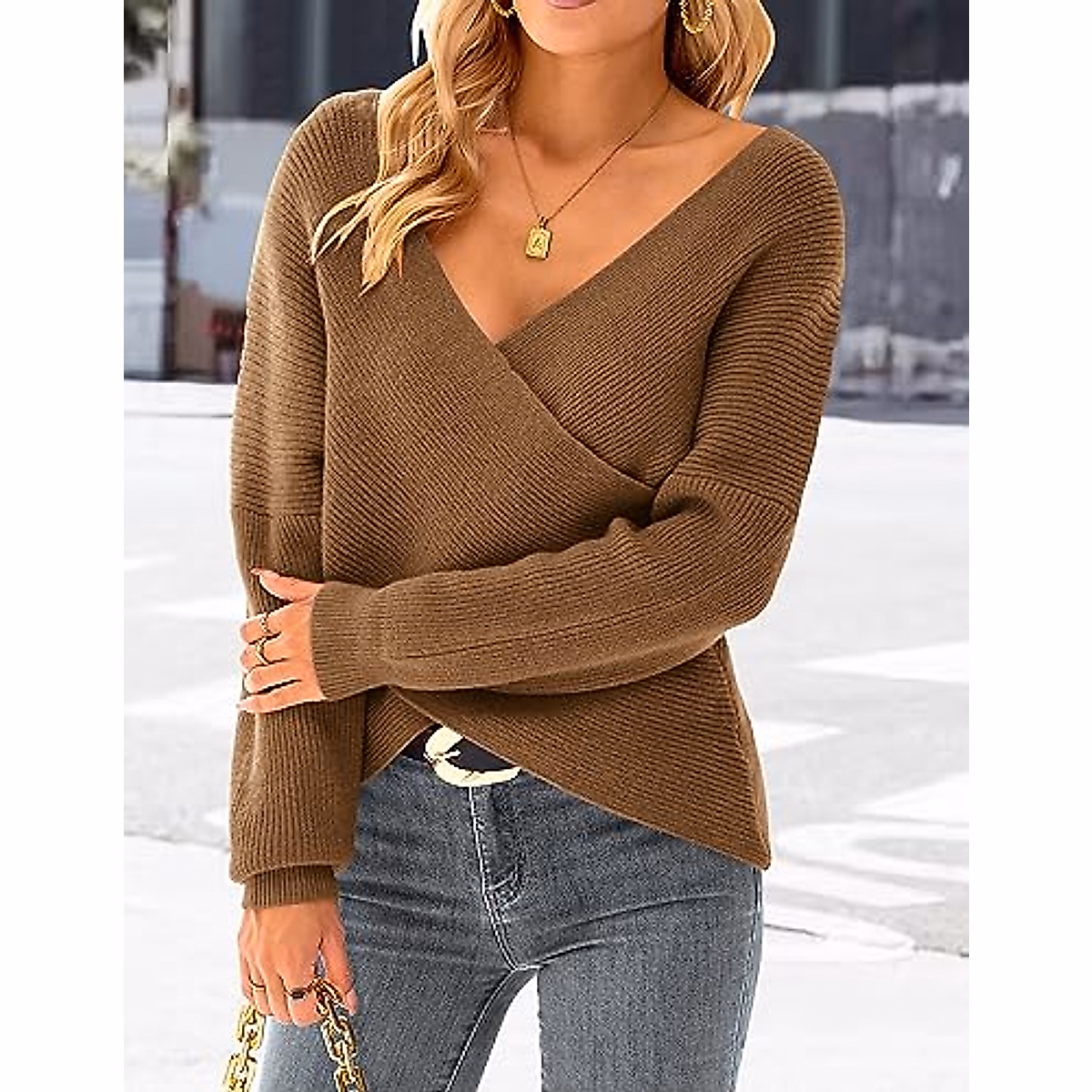 KIRUNDO 2023 Fall Winter Women's Long Sleeve Cross Wrap V Neck Knit Sweater Off Shoulder Backless Casual Pullover Tops(Camel, Small)