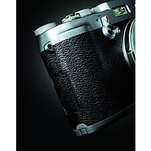 FUJIFILM FinePix X100 APS-C CMOS EXR Digital Camera with 23mm Fujinon Lens and 2.8-Inch LCD - International Version (No Warranty)