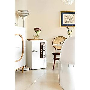 Dahey Menu Board for Kitchen Weekly Meal Planner Rustic Wood Board with Clips, Farmhouse Signs Wall Decor, Chalkboard Display Fridge Decor, Brown, Small