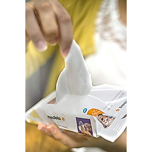 Medela Quick Clean Breast Pump and Accessory Wipes, 72 Wipes in a Resealable Pack, Convenient Portable Cleaning, Hygienic Wipes Safe for Cleaning High Chairs, Tables, Cribs and Countertops