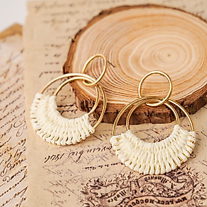 Raffia Hoop Earrings for Women Fun Boho Summer Beach Earrings Handmade Straw Wicker Rattan Dangle Earrings Statement Geometric Round Drop Earrings Bohemian Jewelry, White