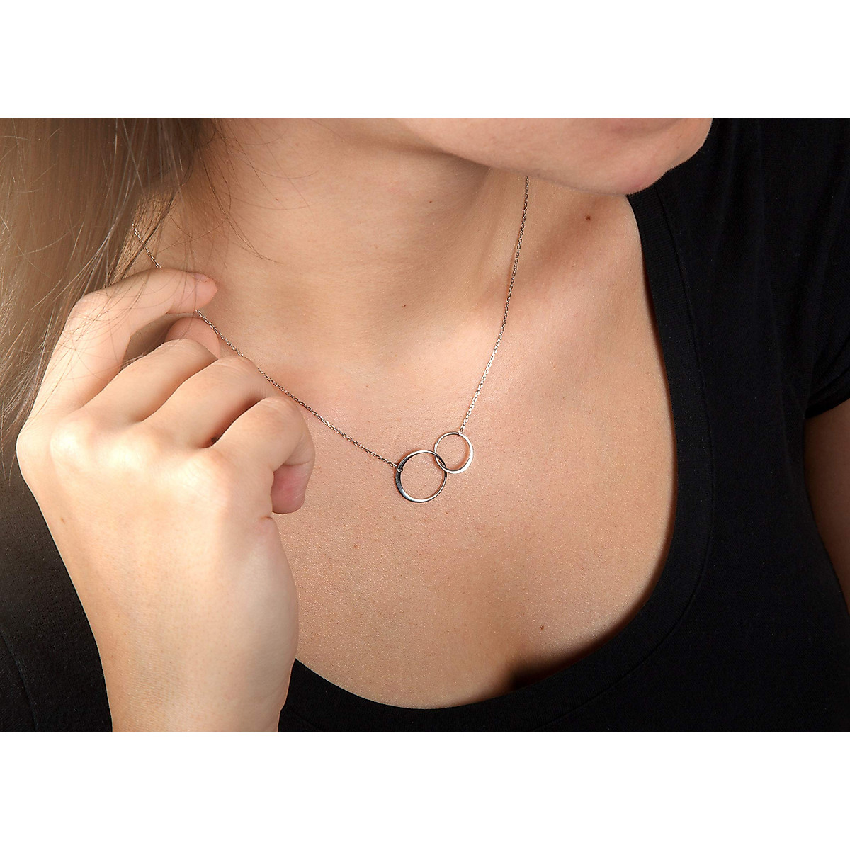 Suavell Mother Daughter Necklace. Sterling Silver Necklace for Women. Mom Gifts. 2 Circle Necklace Pendant on Dainty Necklace Chain. Minimalist Jewelry, Daughter Gift from Mom, Birthday (Maroon)