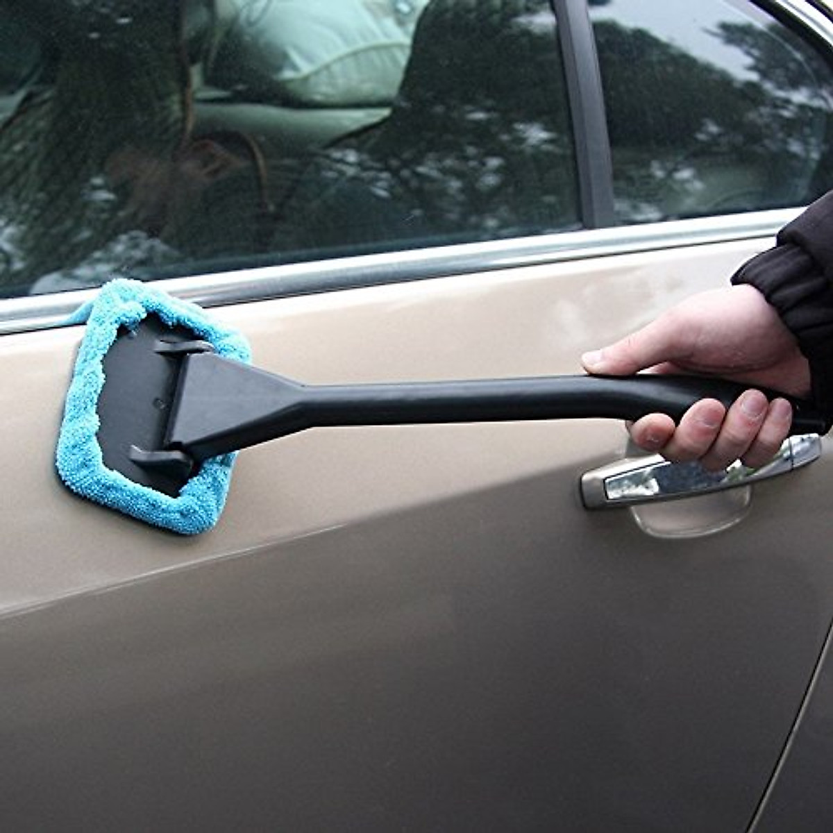FULL WERK Microfiber Windshield Cleaner Multipurpose Microfiber Car Duster Windshield Cleaner Auto Glass Window Brush with Long Handle and Pivoting Head