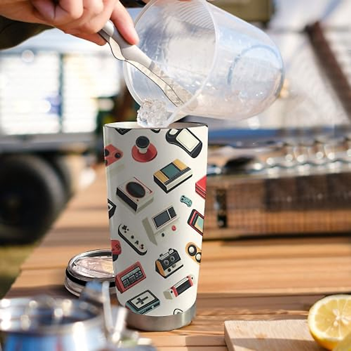 FOCIUZTA Retro Gaming Pattern Tumbler with lid, Travel Coffee Cup, Ideal for Easter, Gaming Enthusiast, Mother Day, and birthday gifts
