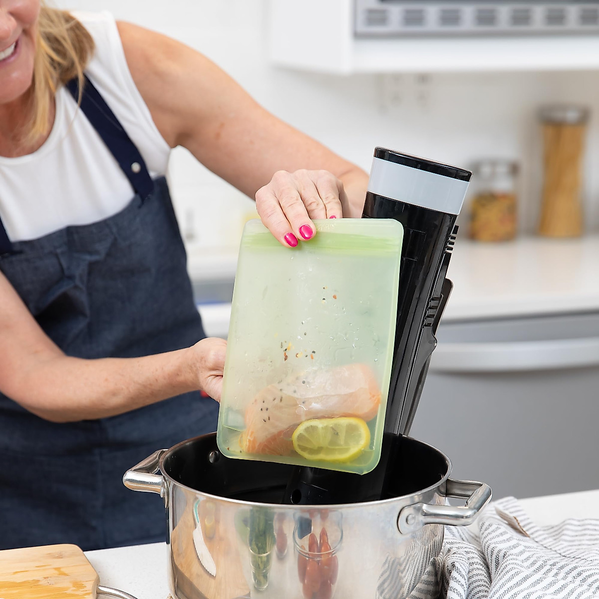 Bumkins Silicone Reusable Sandwich and Snack Bags, Storage, Food Prep, Lunch Bag, Washable Zip Bag, Microwave, Freezer and Dishwasher Safe, Travel, Leak Resistant, Sticky Lining Locks Out Air (Pink)