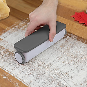 Tovolo Rolling Duster Easy-to-Use Sifter & Spreader, Spreader Baking Accessory for Bread Making & Cookie Cutting, Alternative Flour Sifter & Duster, Medium, Charcoal
