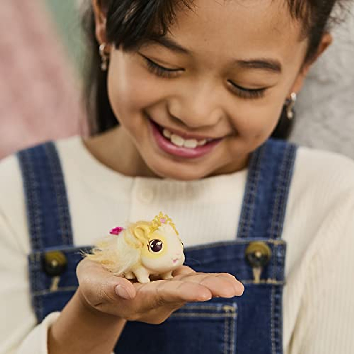 Little Live Pets - Mama Surprise | Soft, Interactive Guinea Pig and her Hutch, and her 3 Babies. 20+ Sounds & Reactions. for Kids Ages 4+, Multicolor, 7.8 x 11.93 x 11.38 inches