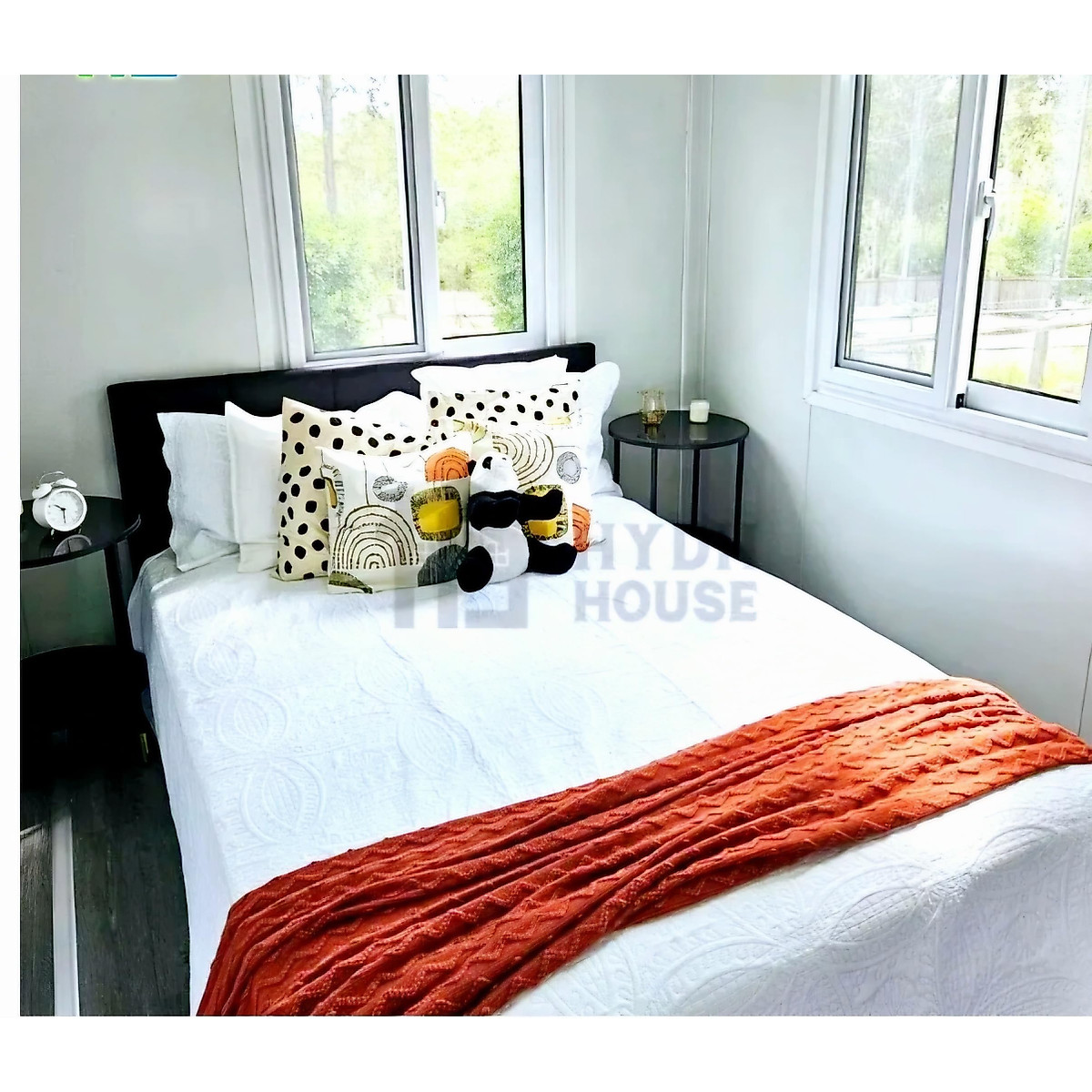 Generic Mobile House Portable House Foldable Detachable Prefabricated Luxury Villa Design Easy Setup Move,Mobile Expandable House Bedroom Bathroom Living & Kitchen (30ft X10ft X10ft), White/Grey