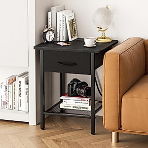 GYIIYUO Nightstands Set of 2 with Charging Station and Fabric Storage Drawer,16.5" x 15.8" Side Table with Storage for Bedroom, Bedside Tables with Steel Fram, Black