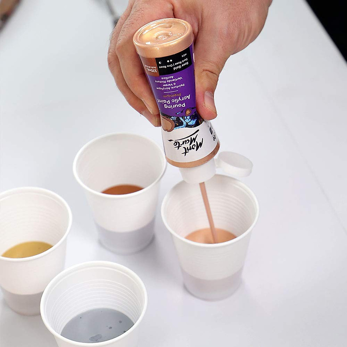 Mont Marte Premium Acrylic Pouring Paint Set, Metallic, 4 x 4oz (120ml) Bottles, Pre-mixed Acrylic Paint, Suitable for a Variety of Surfaces Including Stretched Canvas, Wood, MDF and Air Drying Clay.