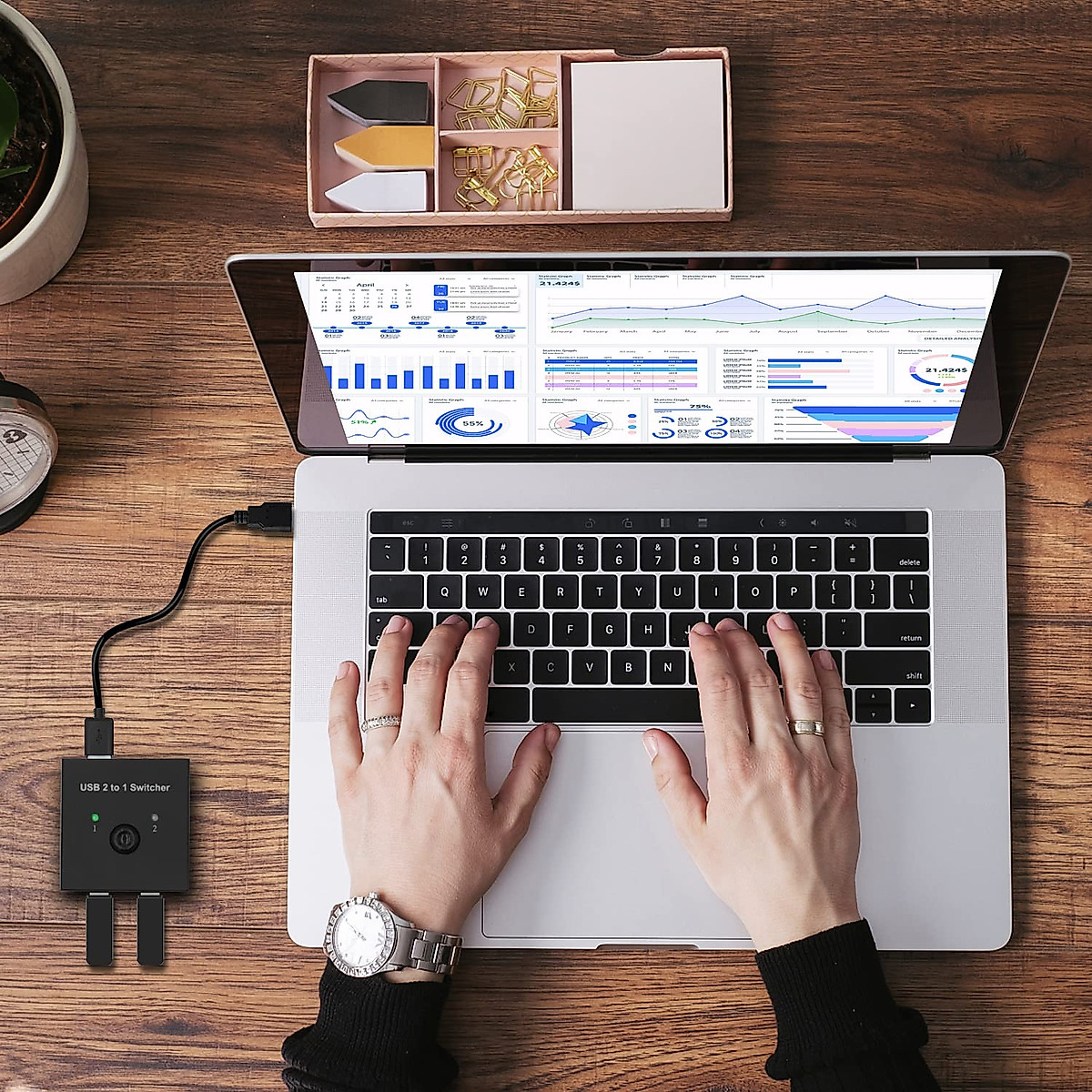 USB 3.0 Switch Selector,Dacimora 2 in 1 Out USB Switcher for 2 Computers Share 1 USB Devices Such as Printer Scanner Mouse Keyboard Card Reader,with One Button Switch and 2 Pack USB 3.0 Cable