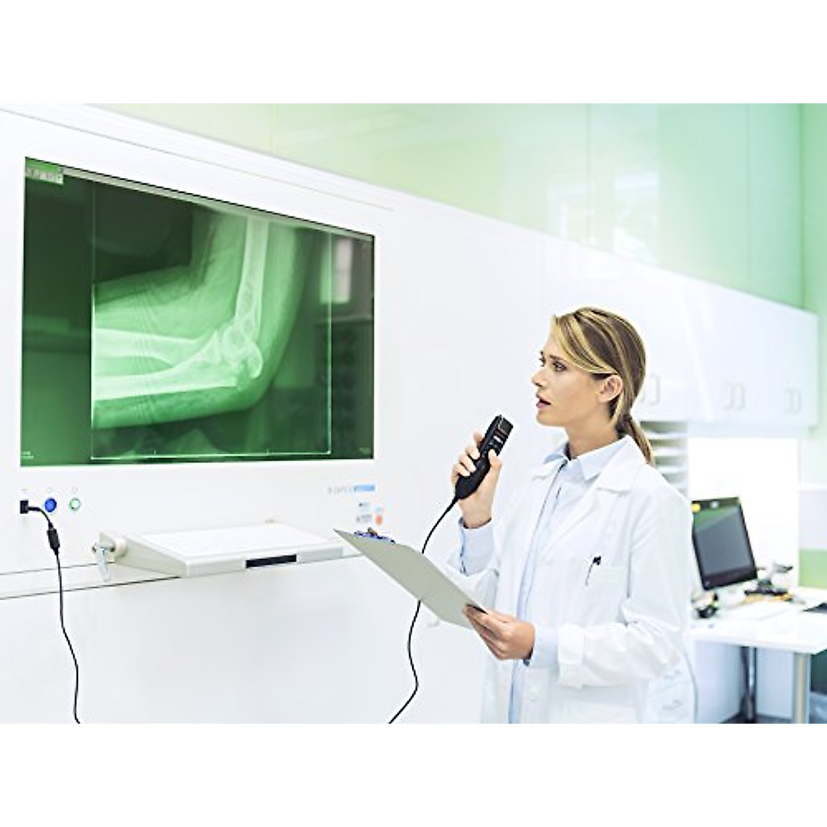 PHILIPS SMP3700 SpeechMike Premium Touch Precision USB Microphone - Push Button Operation