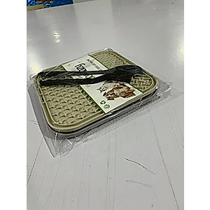 Coomazy Lick Mat for Dog and Cat, Slow Feeder & Non-Slip Design, Boredom and Anxiety Reducer, Suitable for Food, Treats, Yogurt, Peanut Butter and Liver Paste, BPA-Free, Non-Toxic, 2-Packs