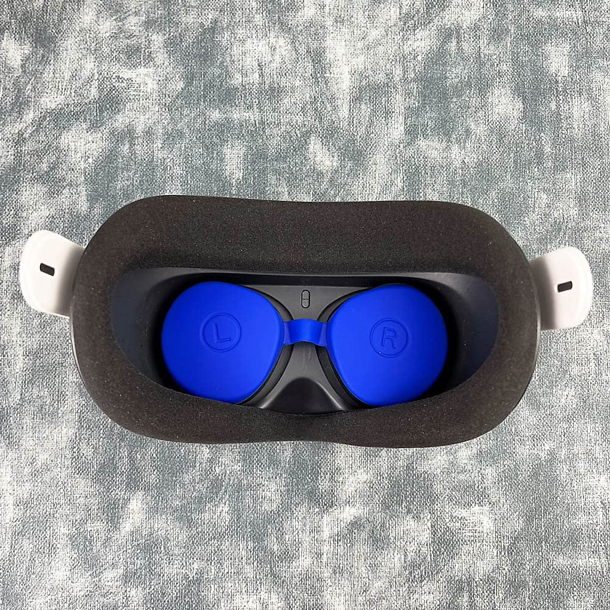Ytaland VR Lens Cover for Oculus Quest 2 Dust Proof Cover for Oculus Quest 2 Anti-Dust Silicone Lens Protector (Blue)