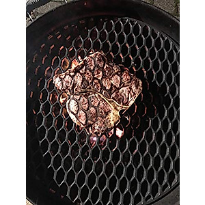 Aura outdoor products Cast Iron Grill Grate for 22 Inch Weber Kettle Grill - Works Great on The Weber Kettle, Weber Performer, Barrel Grills, Recteq Bullseye - Better Sear Marks