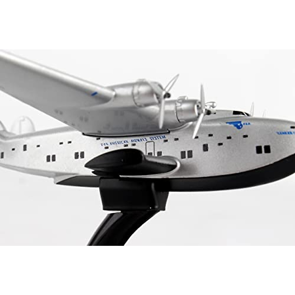 Daron Worldwide Trading Postage Stamp Pan Am B314 1/350 Airplane Model