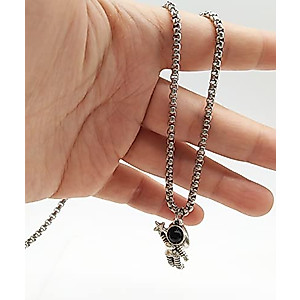 WAINIS 2 Pcs Stainless Steel Couples Necklaces Astronomy Spaceman Matching Couple Necklaces Valentine’s Day Gift for Him Her or Best Friends Jewelry