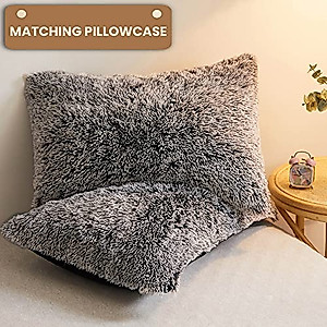 MEGO Luxury Shaggy Plush Duvet Cover Set, Soft 3 Pieces Fluffy Faux Fur Comforter Cover Set King Size, Fuzzy Velvet Bedding Set(1 Furry Duvet Cover + 2 Pillow Shams), Zipper Closure(King, Black Ombre)