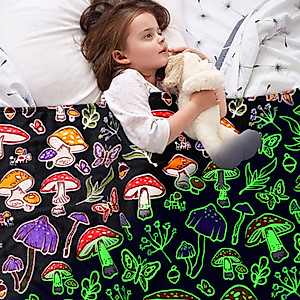 Mushroom Blanket Glow in The Dark Blanket for Girls Boys Mushrooms Throw Blanket Soft Fleece Blankets Mushroom Decor Blanket for Bedroom Sofa 50"x60"