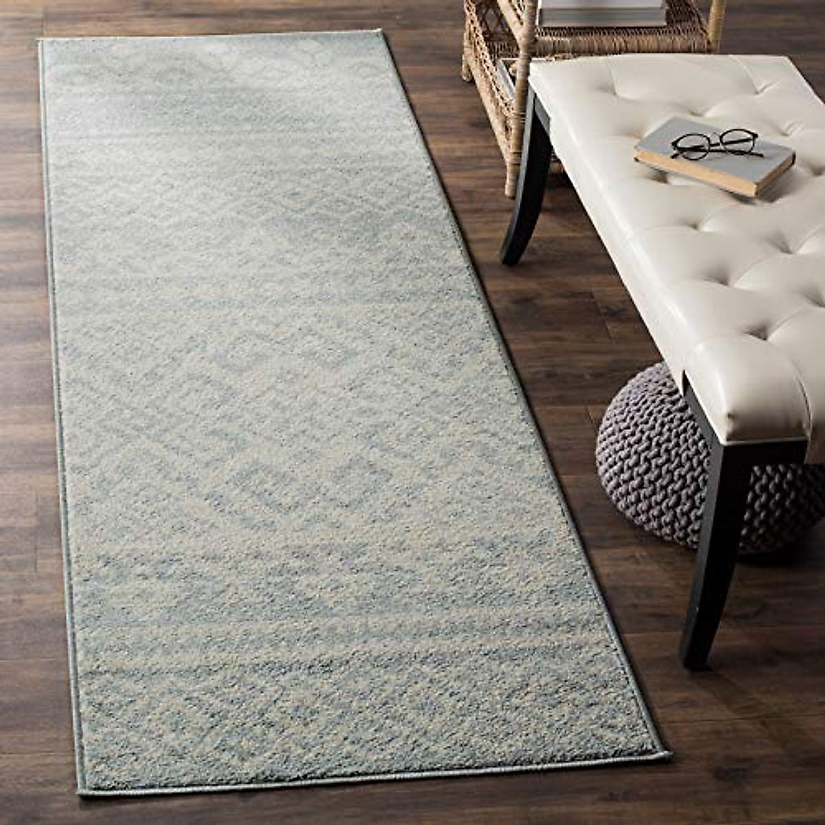 SAFAVIEH Adirondack Collection Runner Rug - 2'6" x 6', Ivory & Silver, Rustic Boho Design, Non-Shedding & Easy Care, Ideal for High Traffic Areas in Living Room, Bedroom (ADR107B)