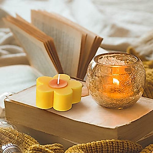 2 Pieces Aesthetic Candles Flower Shaped Candles Daisy Shaped Decorative Danish Pastel Room Decor Cute Fun Candles Soy Wax Scented Candle Pink Candles Art for Home Decor Christmas Birthday Gift