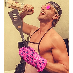 I Drink Better Than I Cook Oven Mitt Funny Wine Lover Vino Graphic Kitchen Glove Funny Graphic Kitchenwear Funny Drinking Novelty Cookware Pink Oven Mitt