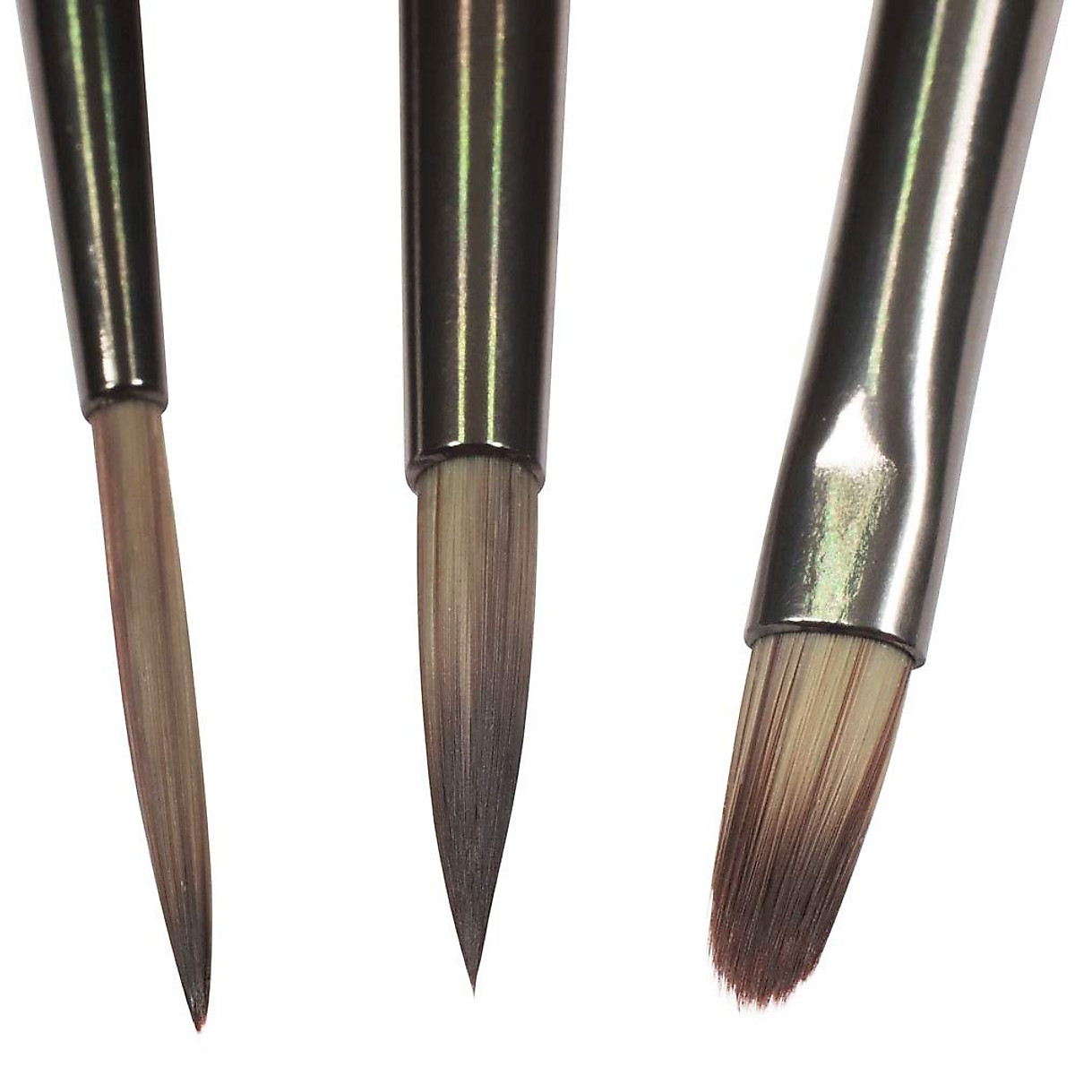 Mont Marte Premium Paint Brush Set 15 Piece, includes 15 Different Brushes in a Roll Case with Magnetic Closure, Suitable for Watercolour, Acrylic and Oil Painting