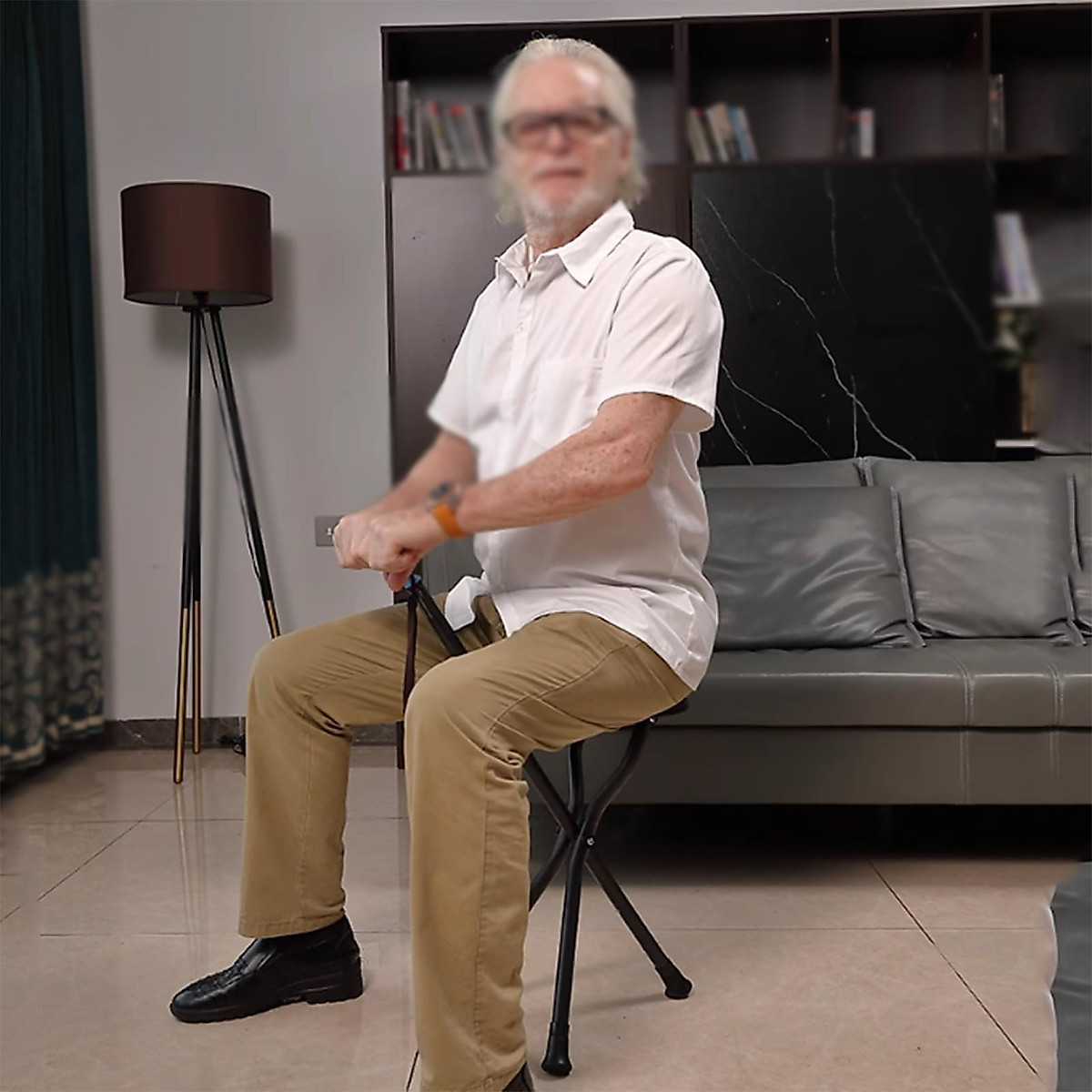 Walking Stick with LED Light, Foldable, Three-Legged Cane Chairs for Adults, Portable, T-Grip, Anti-Slip, Lightweight, for Disabled, Elderly, Aluminum Alloy (Size : Black)