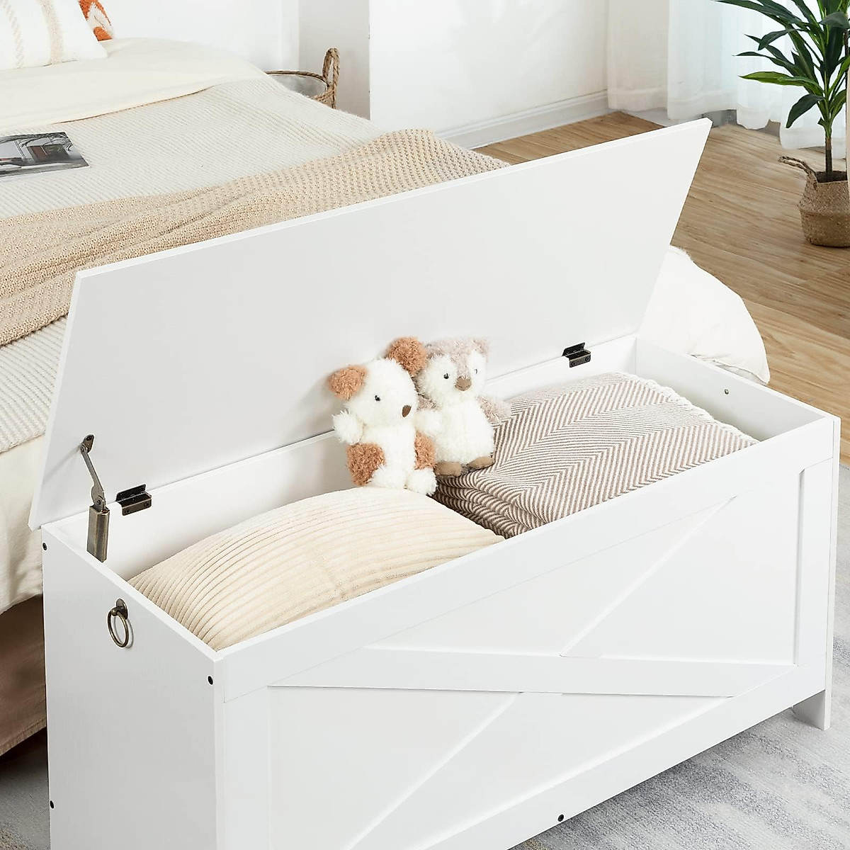 MAHANCRIS 39.4" Toy Chest, Sturdy Entryway Storage Chest with Safety Hinges, Retro Toy Box, Wooden Look Accent Furniture for Living Room, Bedroom, White SCWT48101Z1