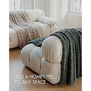 Kaisa Faux Fur Throw Blanket, Luxury Faux Rabbit Fur Throw Blanket for Couch Bed Chair, Super Soft Fluffy Blanket Throws, Decorative Comfy Shag Thick Shaggy Throws and Blankets 50x60 Inches, Grey