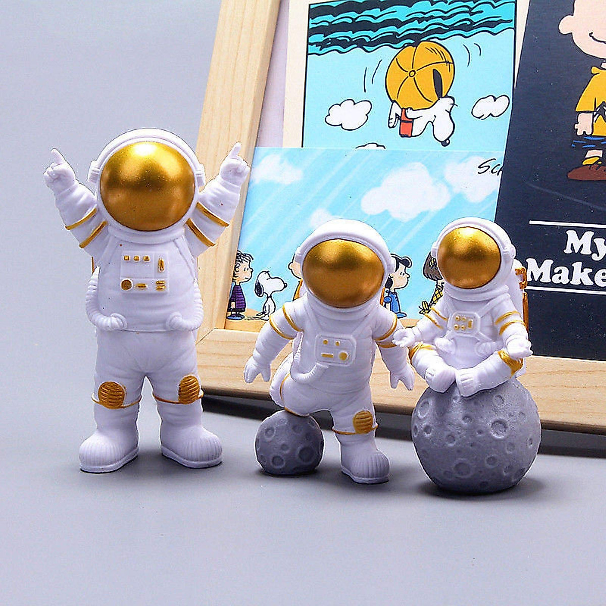 LUOZZY 3Pcs Astronaut Figurines Space Cake Toppers Outer Space Cake Decorations Spaceman Model Miniature Astronaut Figurines Toys (Golden)