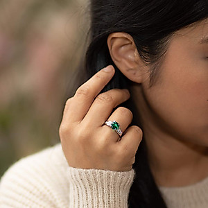 PEORA Simulated Emerald Cathedral Ring in Sterling Silver, Solitaire Round Shape, 8mm, 1.75 Carats total, Comfort Fit Size 7