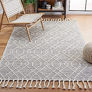 Safavieh Natura Collection Accent Rug - 4' x 6', Ivory & Black, Handmade Boho Geometric Braided Tassel Wool, Ideal for High Traffic Areas in Entryway, Living Room, Bedroom (NAT323A)