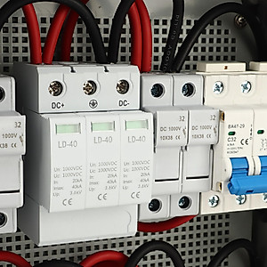 PV Combiner Box 4 in 2 Out Solar Combiner Box DC 1000V Protection for Solar Panel System