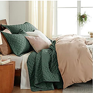 Bedsure Queen Quilt Bedding Set - Lightweight Summer Quilt Full/Queen - Dark Green Bedspreads Queen Size - Bedding Coverlets for All Seasons (Includes 1 Quilt, 2 Pillow Shams)