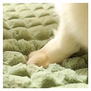 Winter Warm Dog Mat Pet Luxury Sofa Small and Medium Dog Plaid Bed Cats and Dogs Plush Sleeping Removable Washable Pet Bed Pet Mat Super Soft Warm Dog Sleeping Mat Washable Non-Slip Warm Pet Mat Fluff